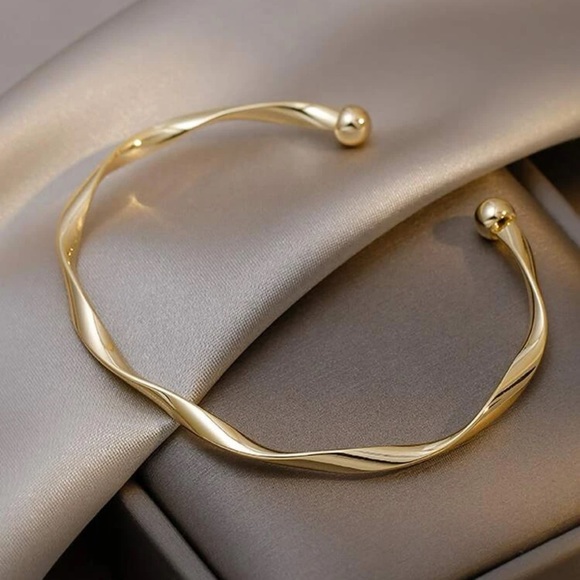 Jewelry | Nwt Twist Design Cuff Bangle | Poshmark